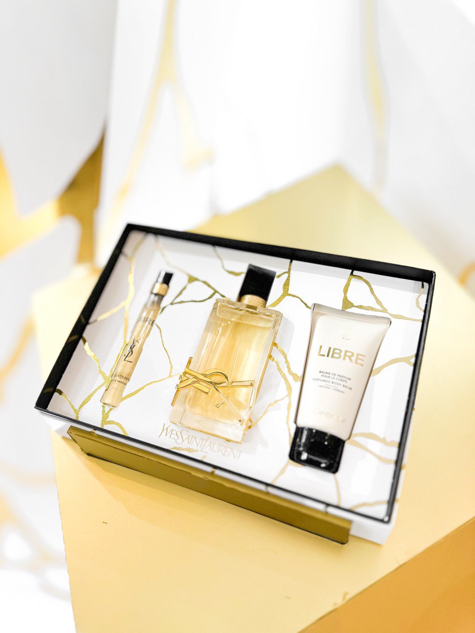 A Guide to Choosing the Perfect Hamper or Gift Set – Central Indonesia